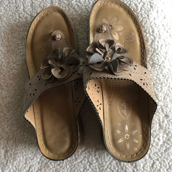 Italina | Shoes | Italian Nudebrown Flowered Sandals | Poshmark